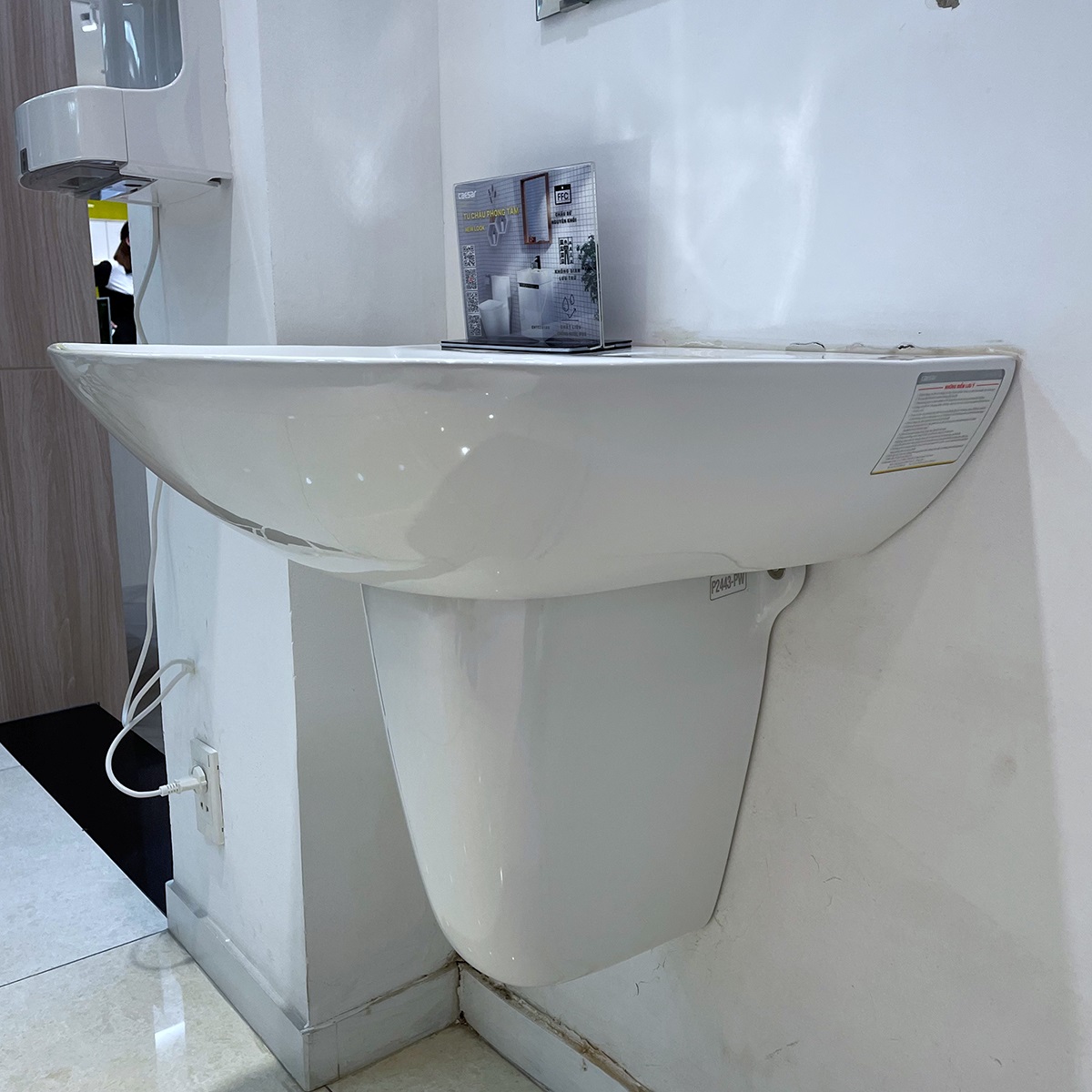 Lavabo sứ Caesar L2365-P2443, Tủ lavabo Caesar, Lavabo Caesar, chậu rửa mặt Caesar, lavabo âm ...
